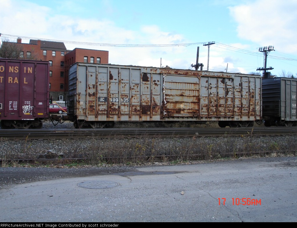 IC 580935 Boxcar WB